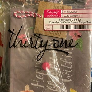 thirty-one - Poshmark